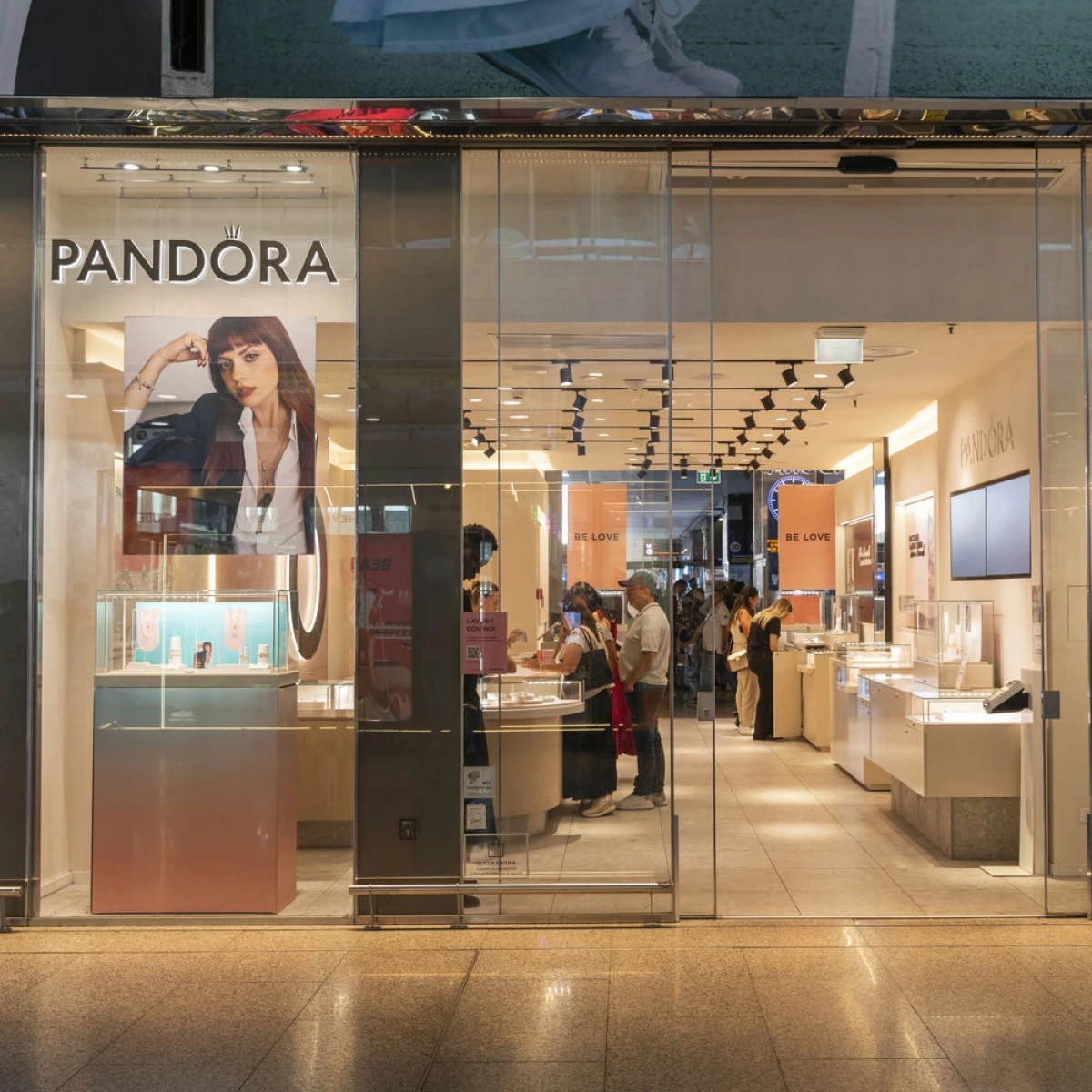 PANDORA Gioielleria e Orologeria | Roma Termini | In Stazione