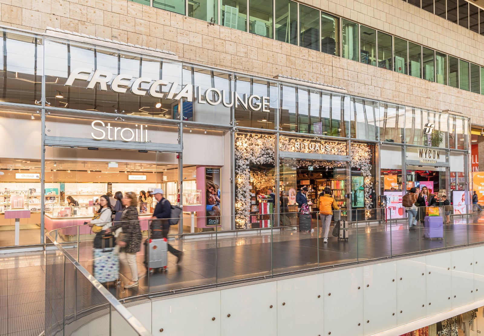 Freccia Lounge Sala d’Attesa Informazioni Roma Termini | Roma Termini ...