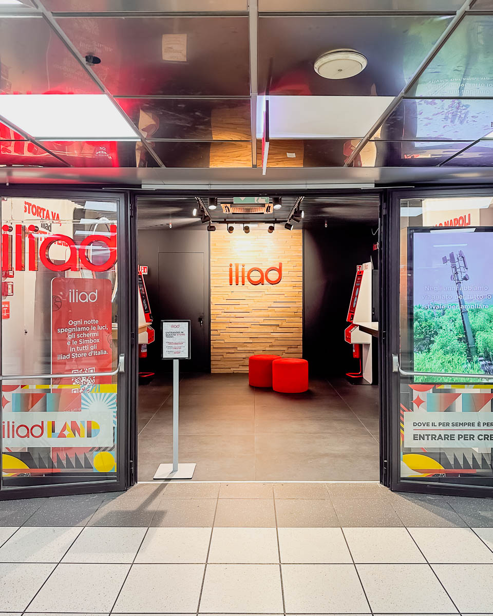 ILIAD Telefonia Stazione di Napoli Centrale | Napoli Centrale | In Stazione